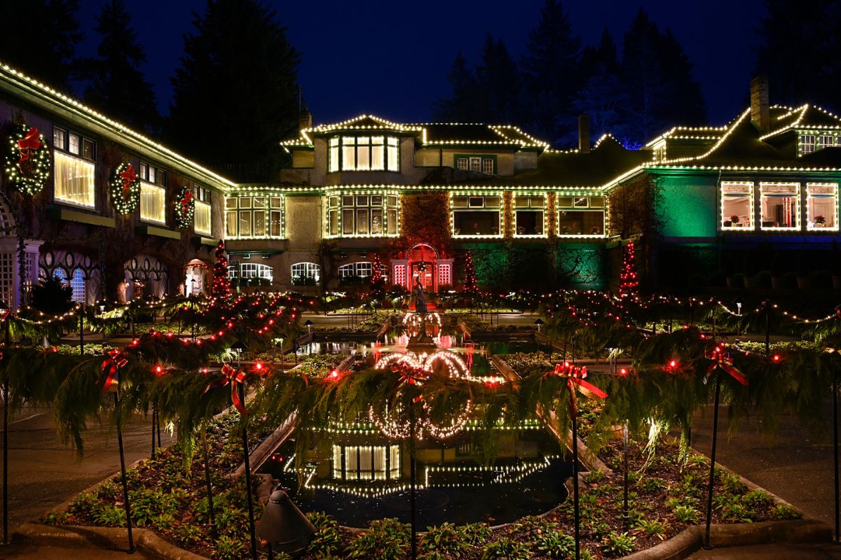 Exploring The Butchart Gardens Christmas Display | Kenmore Air